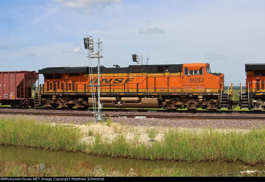 BNSF 8032
